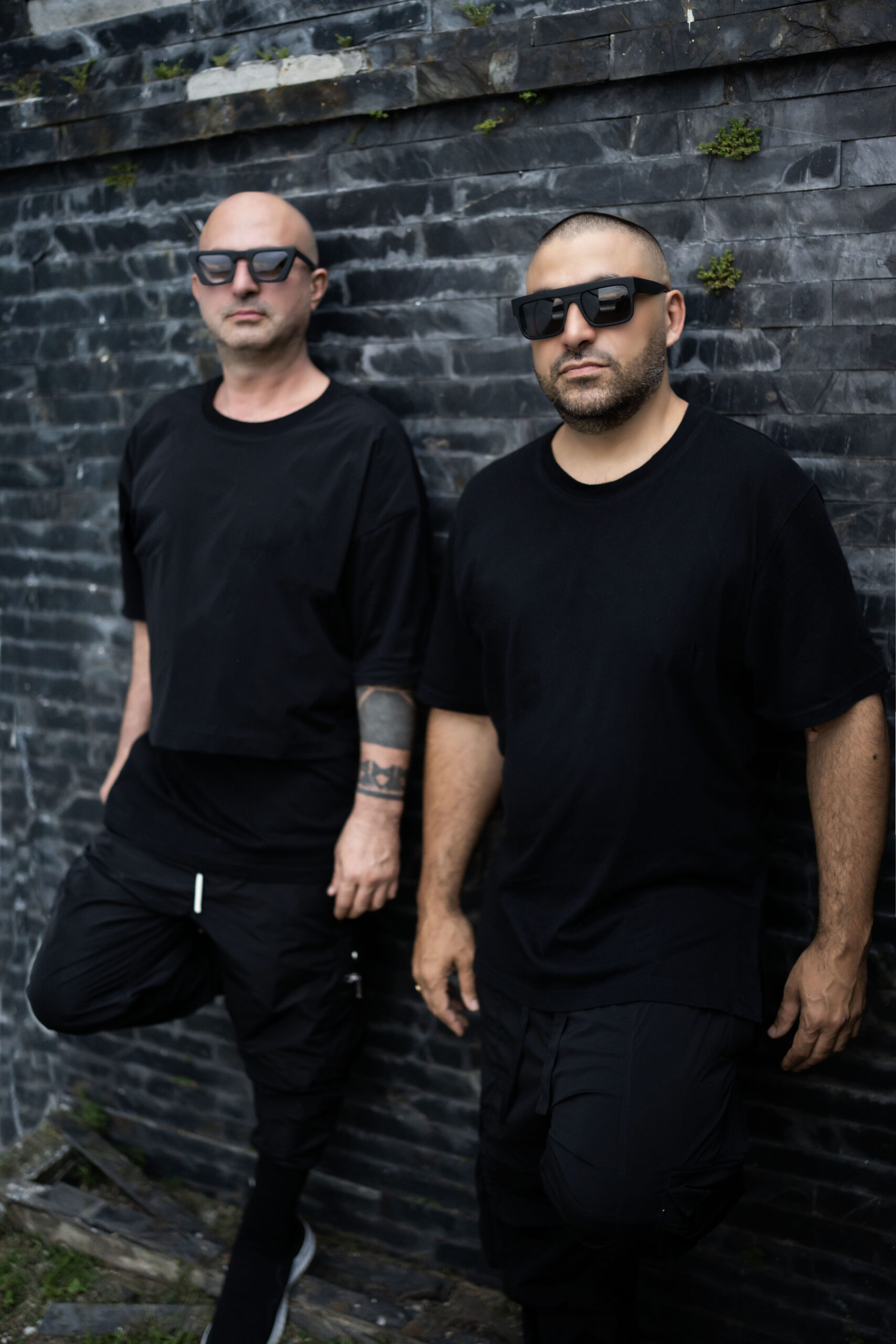 Neverdogs and Cosmin Horatiu Team Up With Vocalist Magaziine for ‘Read ...